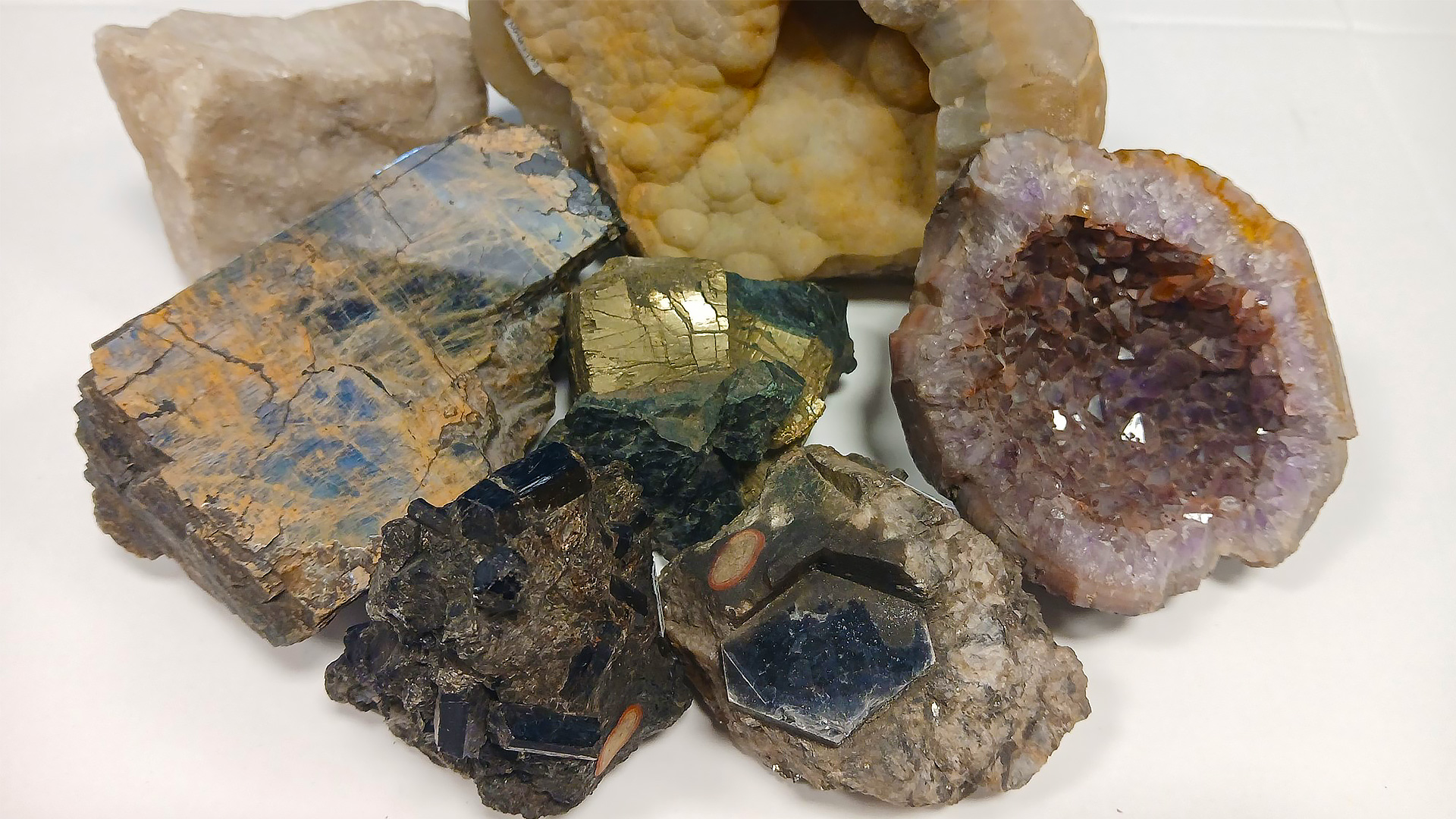 Solid as a Rock? Hazards to the Geological Collection. | Ard-Mhúsaem na ...